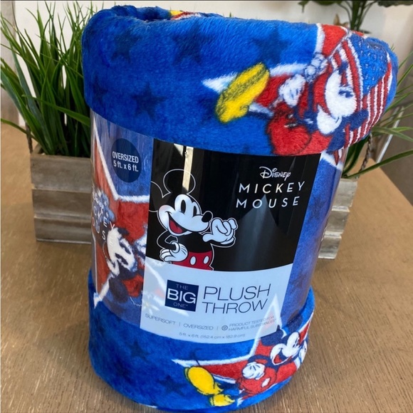 Disney | Holiday | Disneys Americana Mickey Oversized Supersoftprinted ...